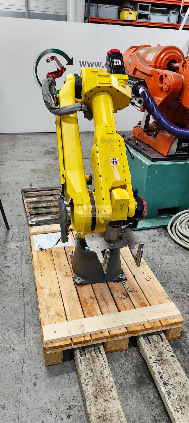robot_usado_fanuc_m20ia_35m_con_controlador_r30ib | Eurobots